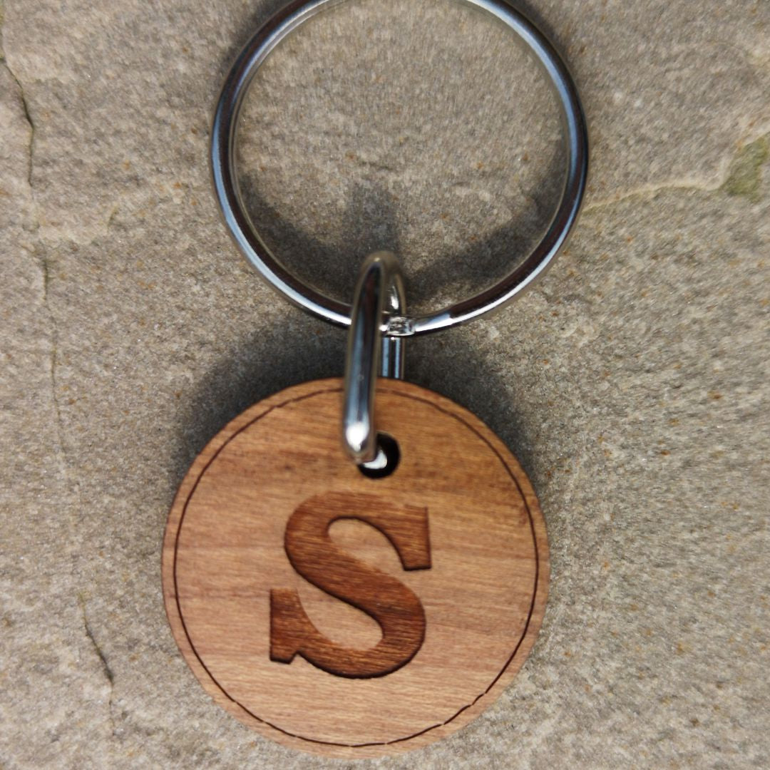 Personalised wooden Keyrings – Personalised Gifts